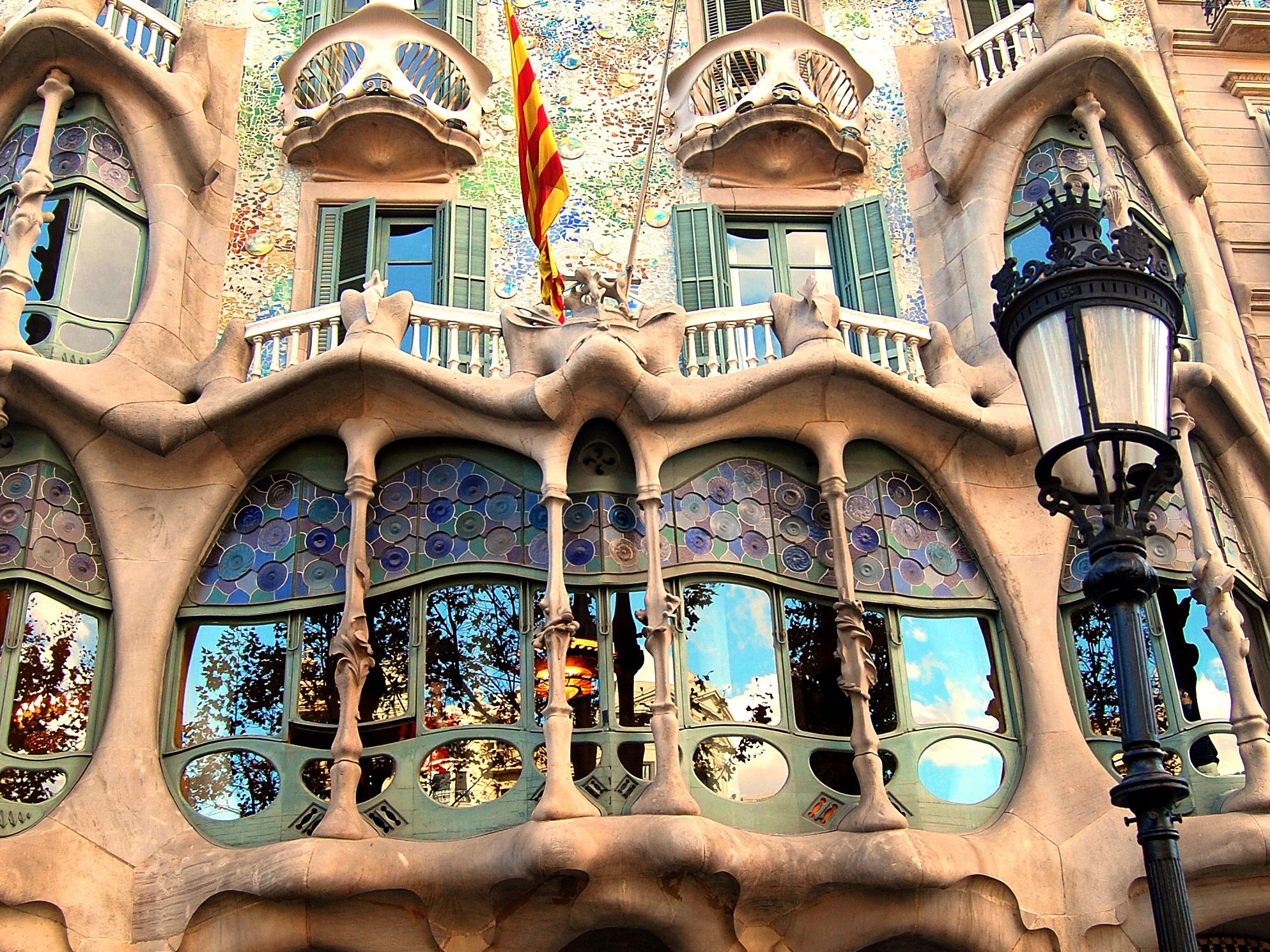 Maison De Gaudi Casa Batllo | Ventana Blog